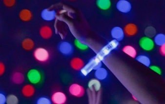 Apa Itu Xyloband, Gelang di Konser Coldplay yang Jadi Sorotan Warganet?