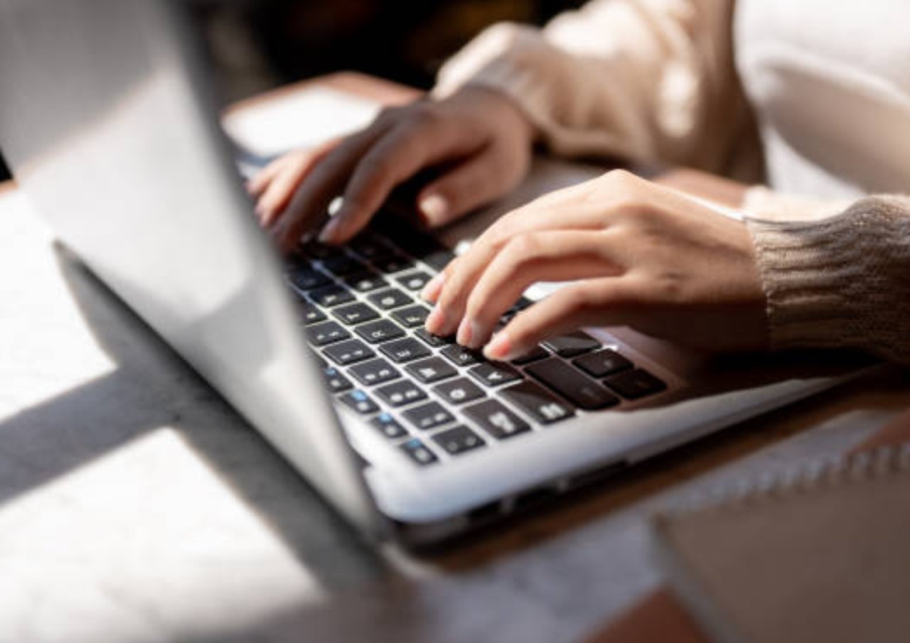 3 Platform Cek Typo Tulisan, Berguna untuk Mahasiswa - Suryamedia.id
